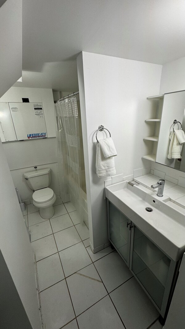 Stay At La Grange Suite In Nanton! Pet Friendly! - Nanton