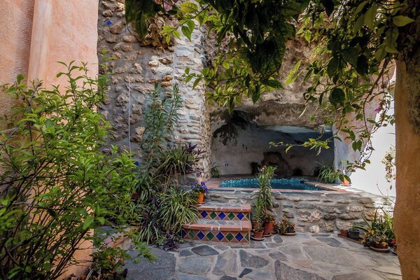 El Sol: Ferienhaus Mit Grottenpool! Genieße Berge, Strand Und Granada/málaga - Costa Tropical