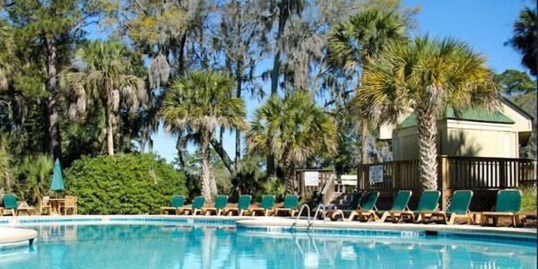Charming Coastal Cottage, Swimming, Offshore Fishing, Turtle Tours, Golf, Biking - Edisto Beach, SC