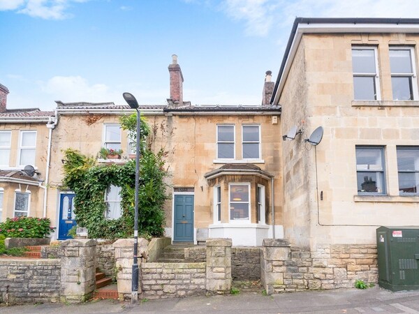 Pass The Keys | Spacious One Bed House With Parking - Bath