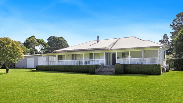 Somerset  Stay5 Pay 4 - Robertson, Australia