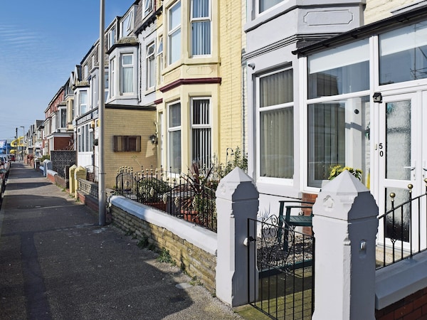 7 Bedroom Accommodation In Blackpool - Blackpool