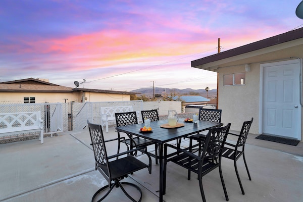 6 Mi To Joshua Tree: Home W/ Outdoor Oasis & View! - Twentynine Palms, CA