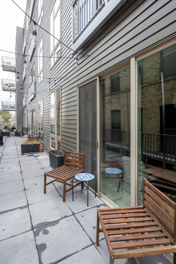 Charming Walker's Point Apt With Balcony - Oak Creek, WI