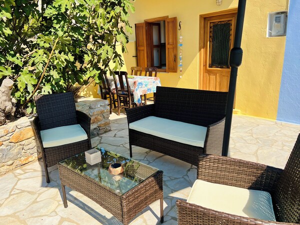 A 2 Bedroom House Fully Equipped For Long Or Short Term Rentals Rooted In Symi. - Symi