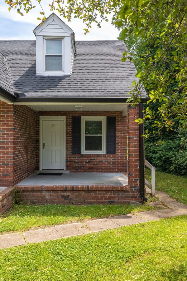 Apt. C Is Perfect For Long Term Stays! - Greensboro, NC