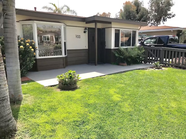 Central Encinitas, 1.4 Miles From Beach - Rancho Santa Fe, CA