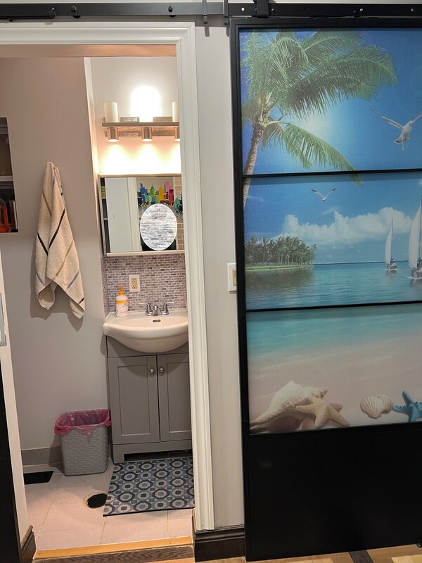 Charming Lodge In Beautiful Toronto With Wifi, Ac, Female Only - Toronto