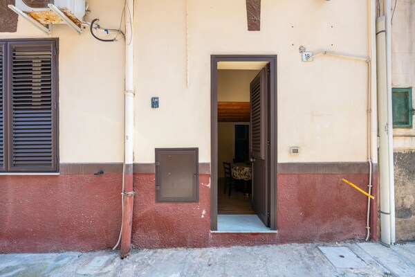Holiday Home 'Zaami' With Sea View, Wi-fi And Air Conditioning - Palermo