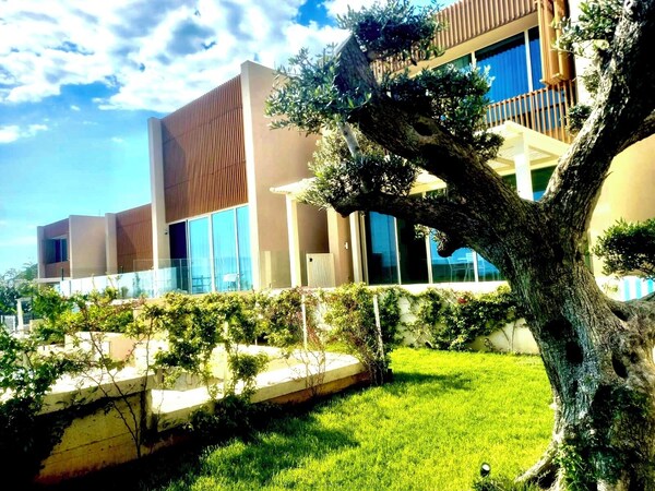 Charming 2-bedroom Villa With Garden And Seaview In Green Coast, Palase - Dhërmi