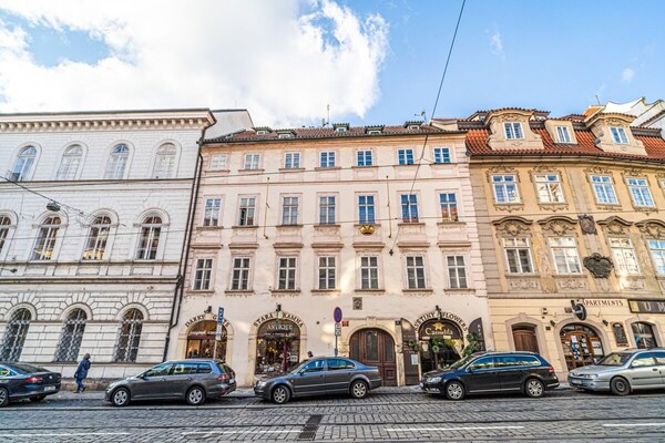 Prague Charm Apartment In Mala Strana - Praga