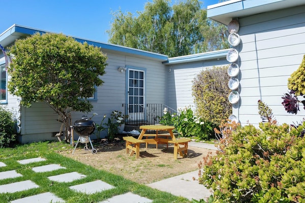 1950's Surf Shack - 6 Min Walk To Beach! - Scotts Valley, CA