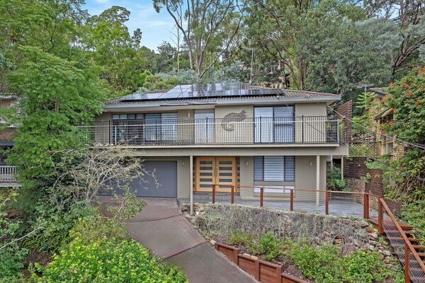 Bush And Bay Haven - Carlton