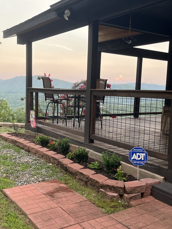 Mountain Top Chalet With Million Dollar Views On 4 Acres - Murphy, NC