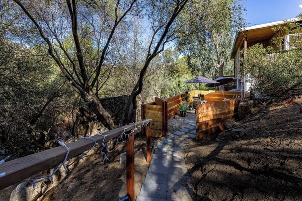 Lisa's Dog Friendly Sequoia Boulder Room--no Pet Fees - Sequoia National Park