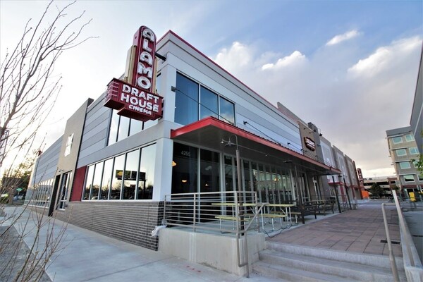 Cozy 1-bedroom Apartment In Fantastic Denver With Wifi, Ac, Laundry And More! - Morrison, CO