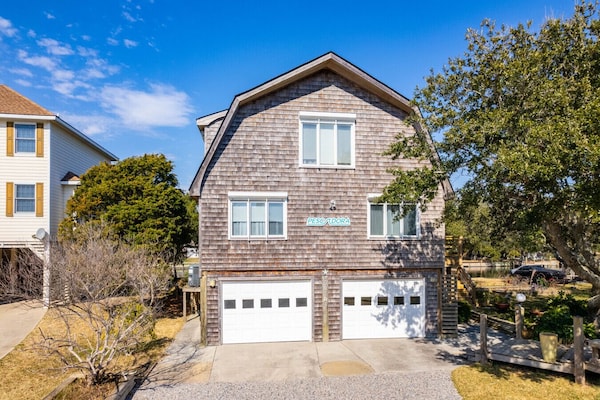 Pescadora: Waterfront Retreat W Private Dock, By Rather Be Properties - Buxton, NC