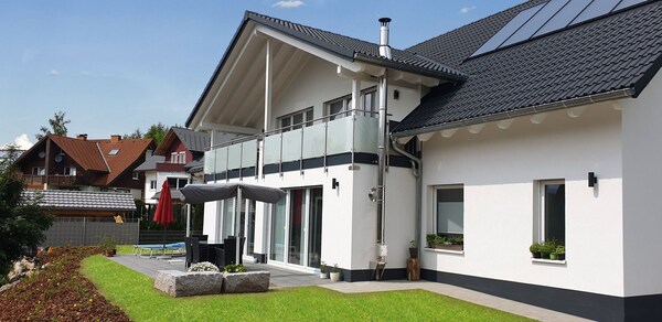 Appartement 'Weißtanne' Met Uitzicht Op De Bergen, Balkon En Wi-fi - Titisee-Neustadt
