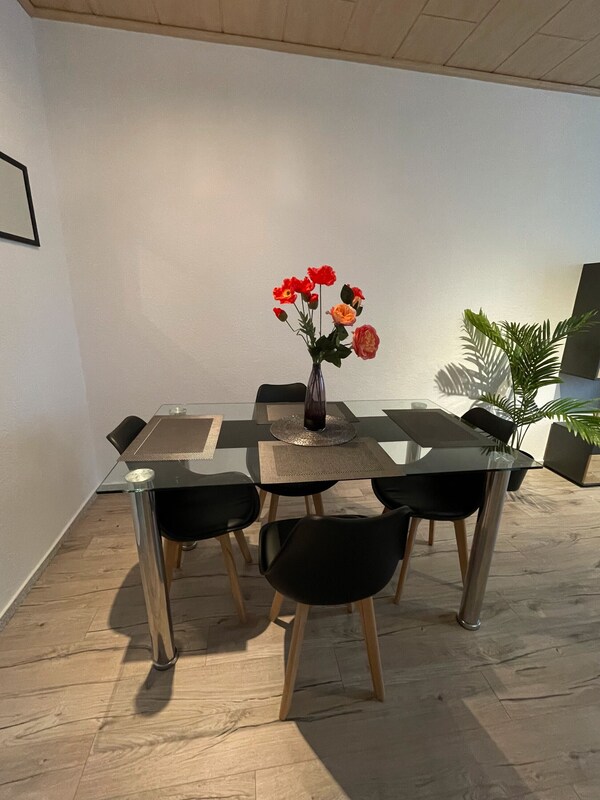 Ferienwohnung 'Ruhiger Zeithain' Mit Privatem Garten, Wi-fi Und Klimaanlage - Riesa
