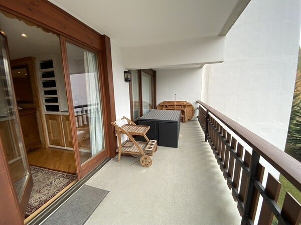 Right In The Center, 400m From The Slopes: South-facing Apartment - 90 M2 With Fireplace - Tignes