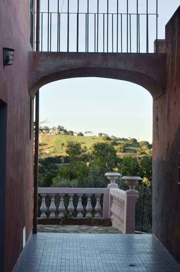 Beautiful Apartment In Villa For 6 Guests With Wifi, A/c, Tv, Terrace And Parking - Rio