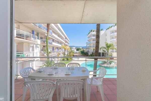 Bonito Aparatamento Con  Vistas A La Piscina Av-70 - Empuriabrava
