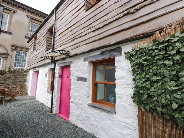 Claire's Cottage, Family Friendly, With Hot Tub In Bethesda - Llanberis