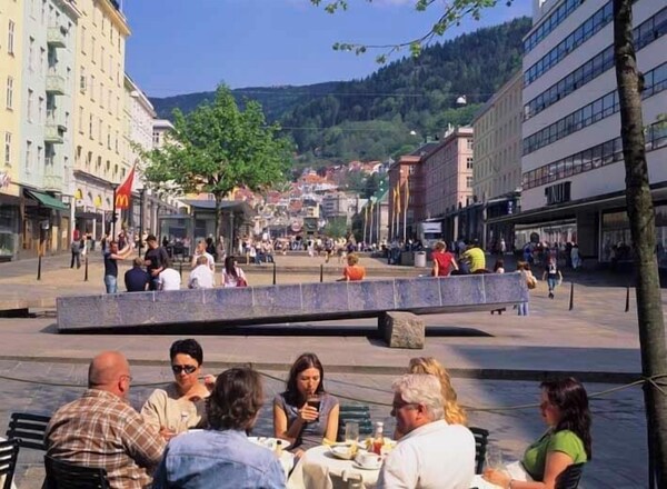 City Center Retreat With King Bed - Bergen
