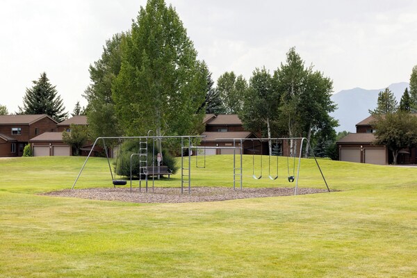 Outpost: Teton Shadows St. John B - Close To Nat'l Parks - Jackson Hole, Wyoming