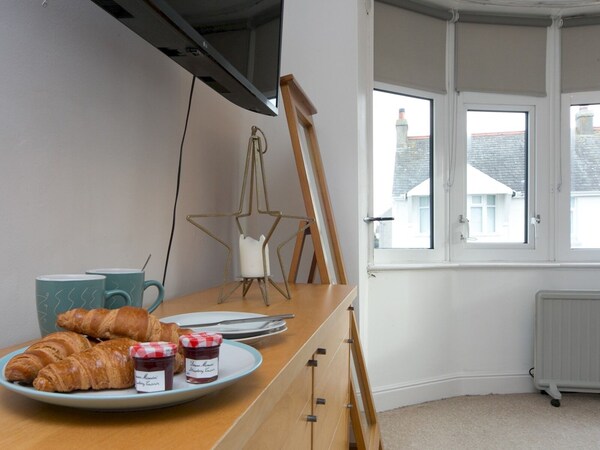 Pass The Keys | Spacious Property Near To Marina - Holyhead