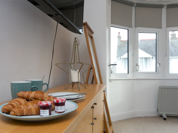 Pass The Keys | Spacious Property Near To Marina - Holyhead