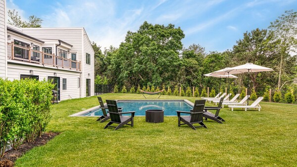 Spacious Southampton Home, Close To Town, Beaches, Large Private Yard,... - Long Island, NY