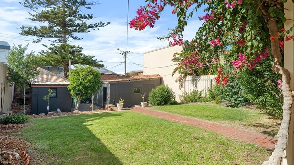 Belle Escapes - Sea Glass Cottage On The Esplanade - Adelaide