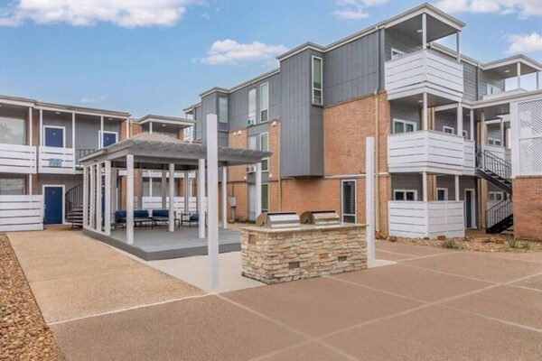 Modern & Stylish Space In Heart Of Bayarea Houston - University of Texas, Houston