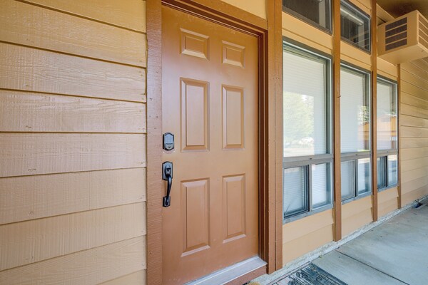 Walk To Payette Lake: Mccall Condo W/ Fireplace - McCall, ID