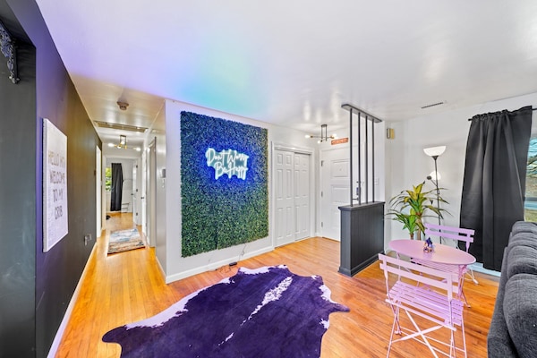 Comfort, Fun, & Charming! - 5br Oasis W/ Pool - West Chester, PA
