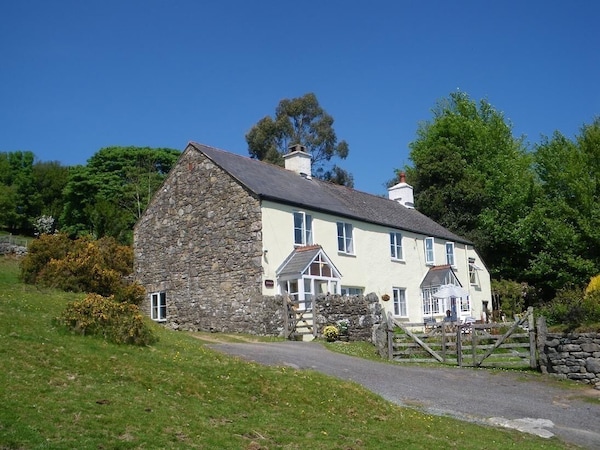 Berrywood Cottage: Rustic Charm Amidst Moorland Beauty - Ashburton