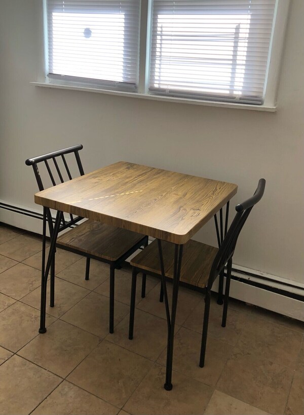 Private One-bedroom One-bathroom Apartment With Private Street Entrance In Convenient Area - Staten Island, NY