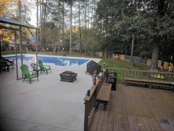 Spacious 5-bdrm, 4bth With Ac, Wifi, Fenced Yard, Outdoor Pool In Charming Evans - Adams Lake, Evans
