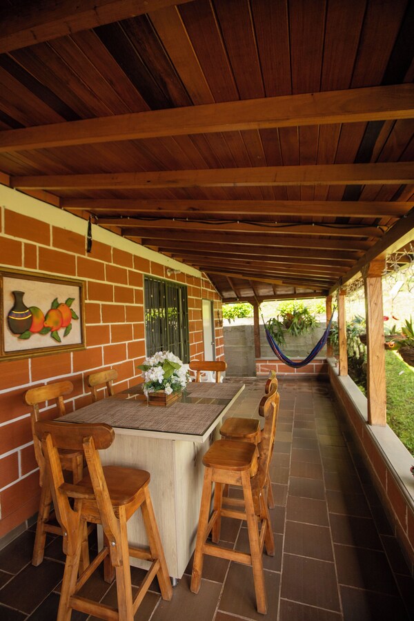 Spacious 5-bedroom Villa In Guarne-15 Min From Airport Jose Maria Cordova - Copacabana