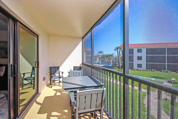 2nd Story Sanibel Island Condo Steps From The Beach 2b2 - Sanibel, FL