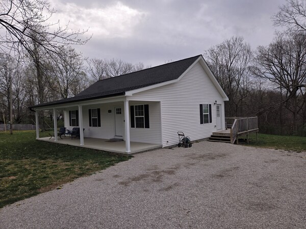 Peaceful Private 3 Br New Home Near Mammoth Cave. - Mammoth Cave, KY