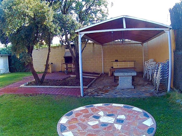 Casa De Vacaciones 'Villa Pilara - Brunete' Con Piscina Privada, Wi-fi Y Aire Acondicionado - Villanueva de la Cañada