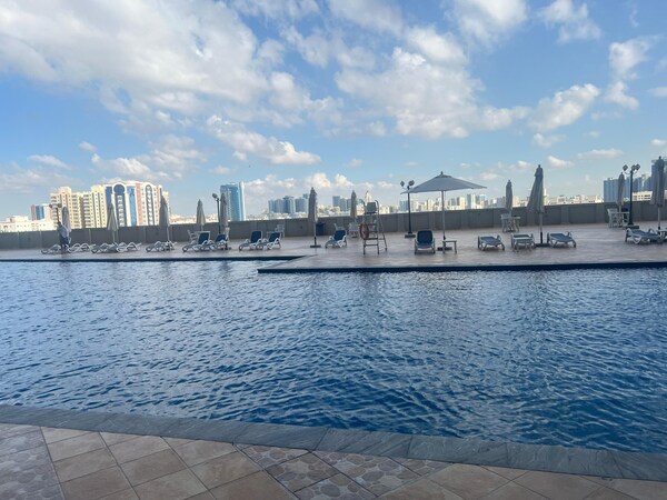Epic Sea Views Apartment And Cozy Luxury Stay - Ajman