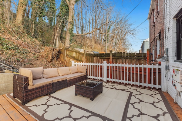 Spacious Multi-level Getaway 10 Minutes From Dca Airport And Downtown Arlington - 알렉산드리아