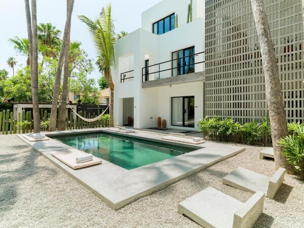 Sophisticated Escape With Pool, Rooftop & Cozy Ambiance - San José del Cabo