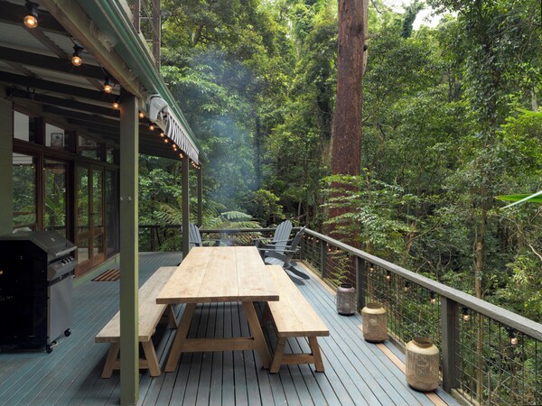 Lyrebird House, An Off-grid Escape Nestled In Foxground's Lush Rainforest. - Jamberoo