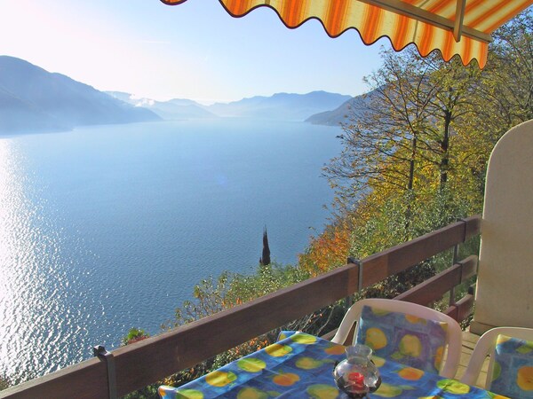 Detached House In A Residence With Swimming Pool On An Elevated Slope - Canton of Ticino