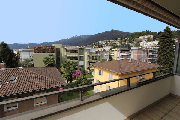 Completely Renovated Apartment On The Top Floor With A View And Indoor Pool - Ascona