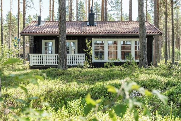 Spacious 4p Cottage With Fireplace In Beautiful Bathing Site - Jämtlands län